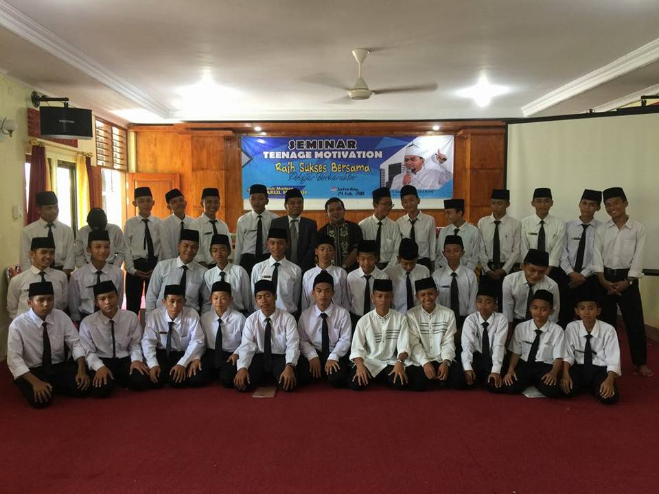 Seminar Teenage Motivation – Pondok Modern Daarul Hikmah